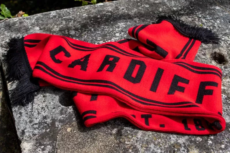 Knitted Scarf - Red – Love Cardiff